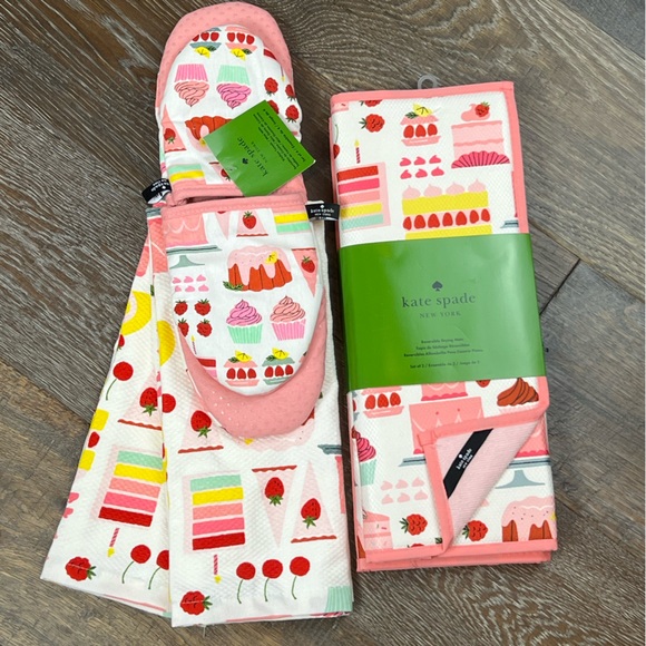 kate spade | Kitchen | Kate Spade Desserts Bundle Mittdrying Matsdish ...